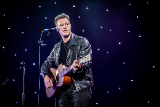 Singalong makes singer Callum Beattie’s day at DreamMaker Foundation event