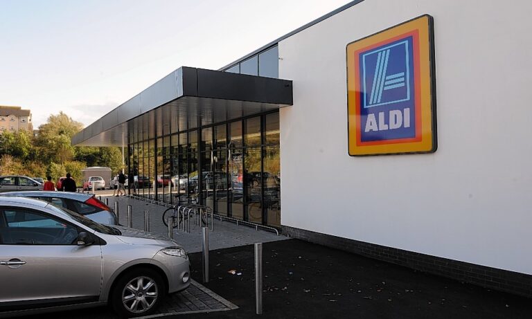 Foveran farmer in hedge row as neighbour launches council action