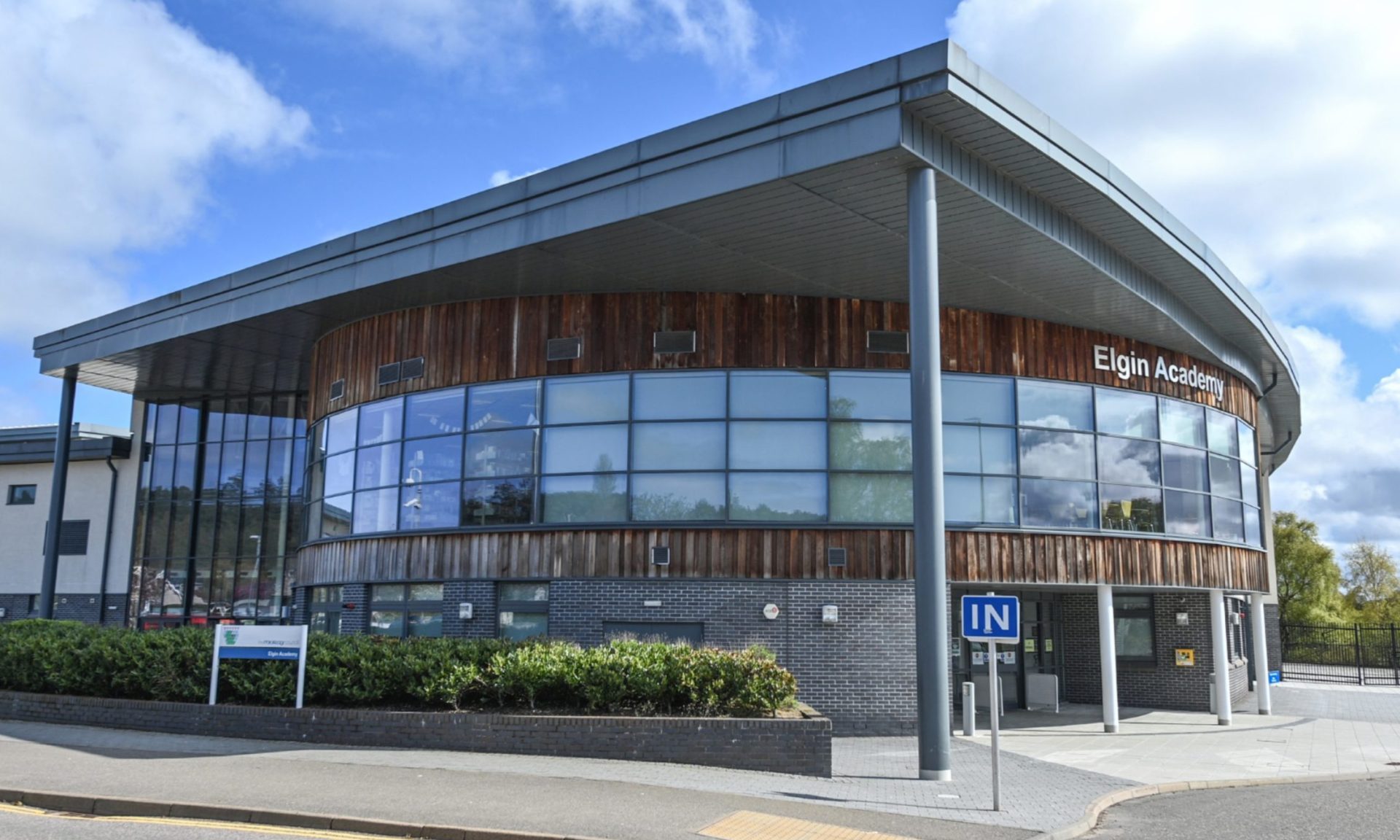 Internet in Moray schools: Teachers facing 15min waits to log on