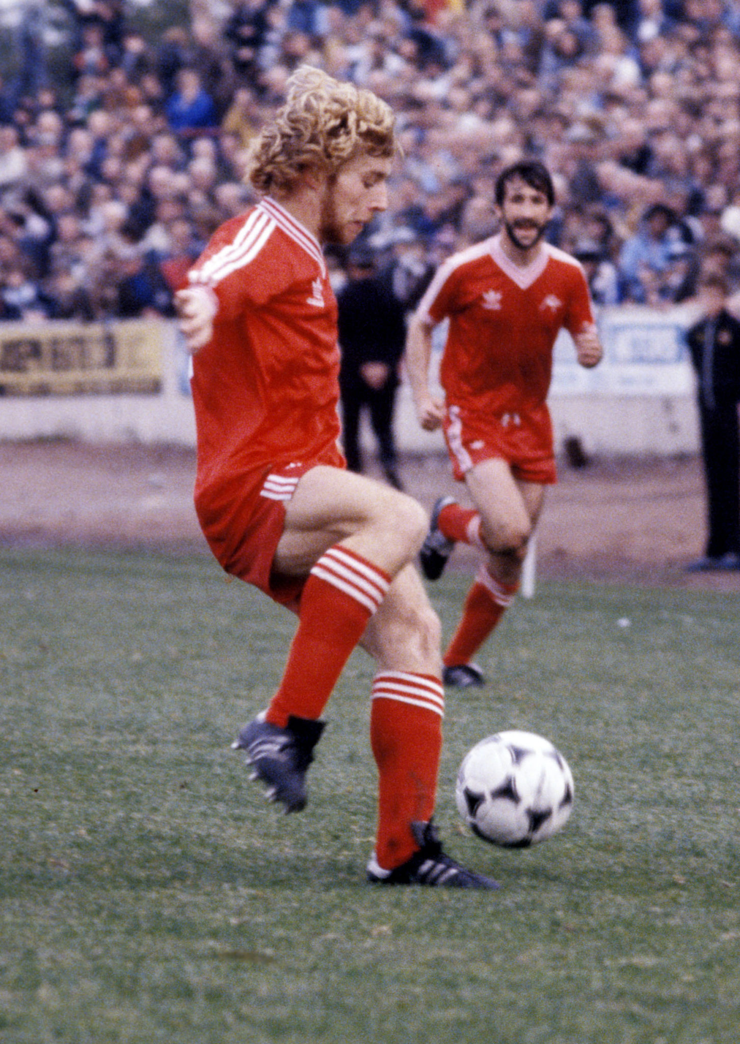 From a garage to Camp Nou: The rise of Aberdeen legend Steve Archibald