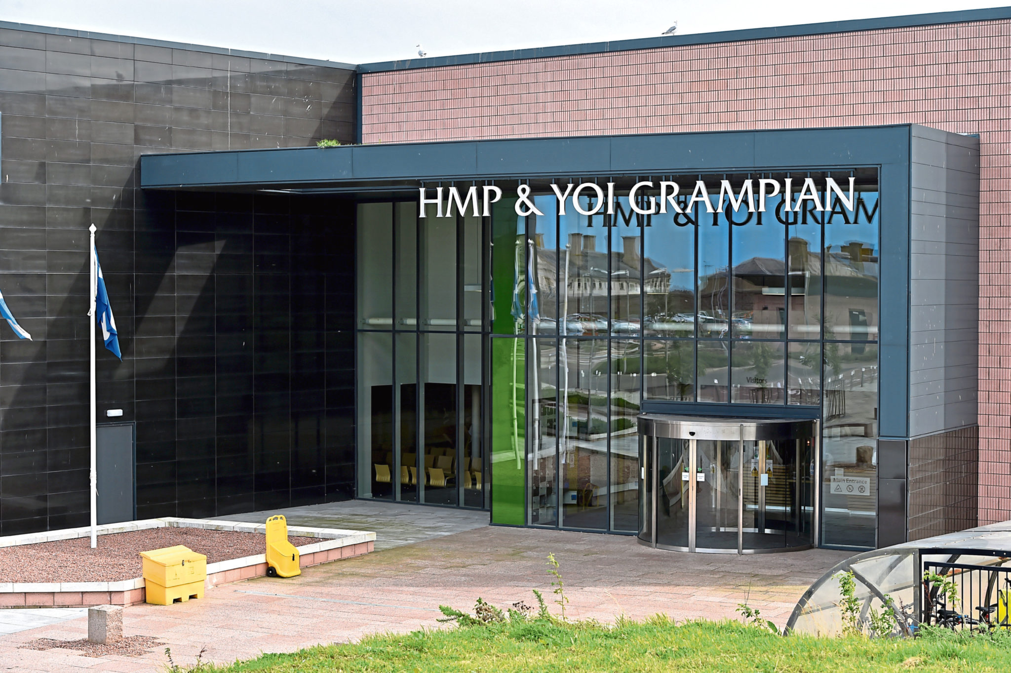 Aberdeen drug dealer cleared of HMP Grampian ear bite attack