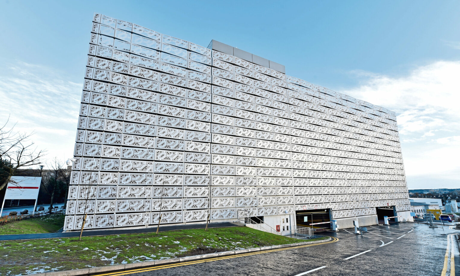 Parking problems at ARI leave staff 'arriving hours early'