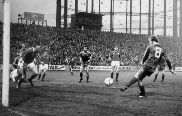 From a garage to Camp Nou: The rise of Aberdeen legend Steve Archibald