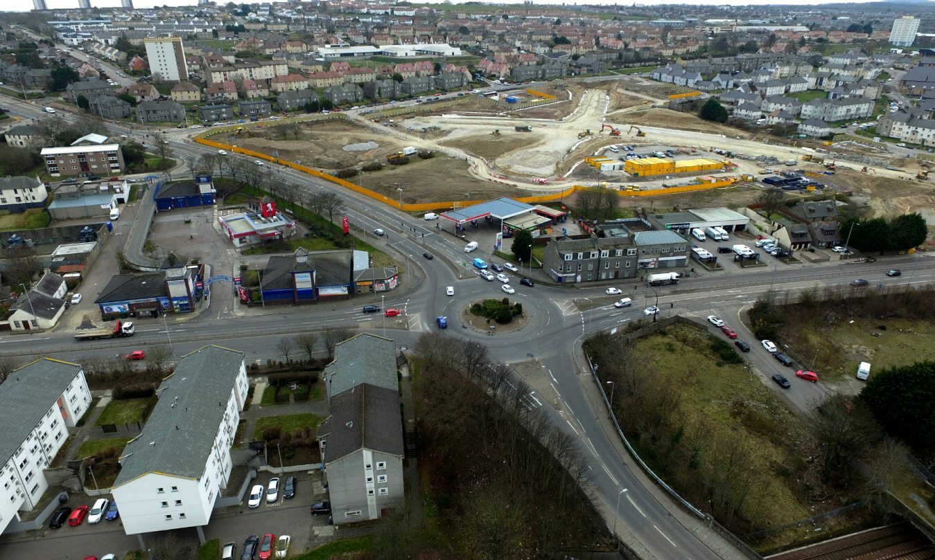 Haudagain roundabout work to last until March
