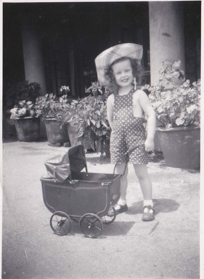 Death of Fiona Bushe, Lumsden's former flying art teacher, 75