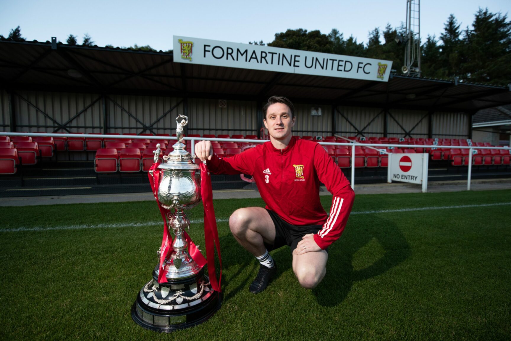 Stuart Anderson hails Formartine testimonial man Stuart Smith