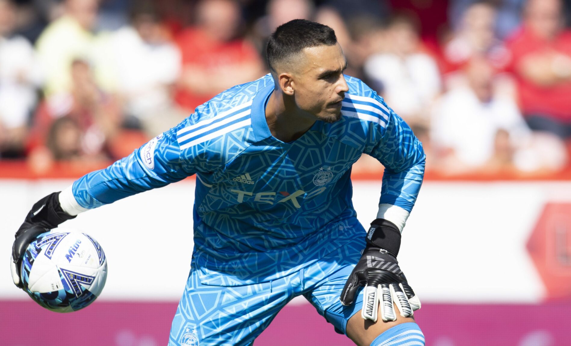 Keeper Kelle Roos confident the best is yet to come from rebuilt Aberdeen