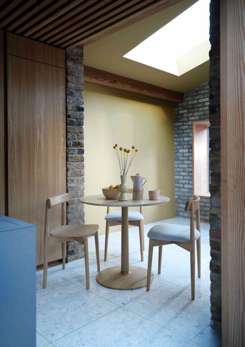Top 10 second-hand furniture pieces that could make you £6,960 - Press ...