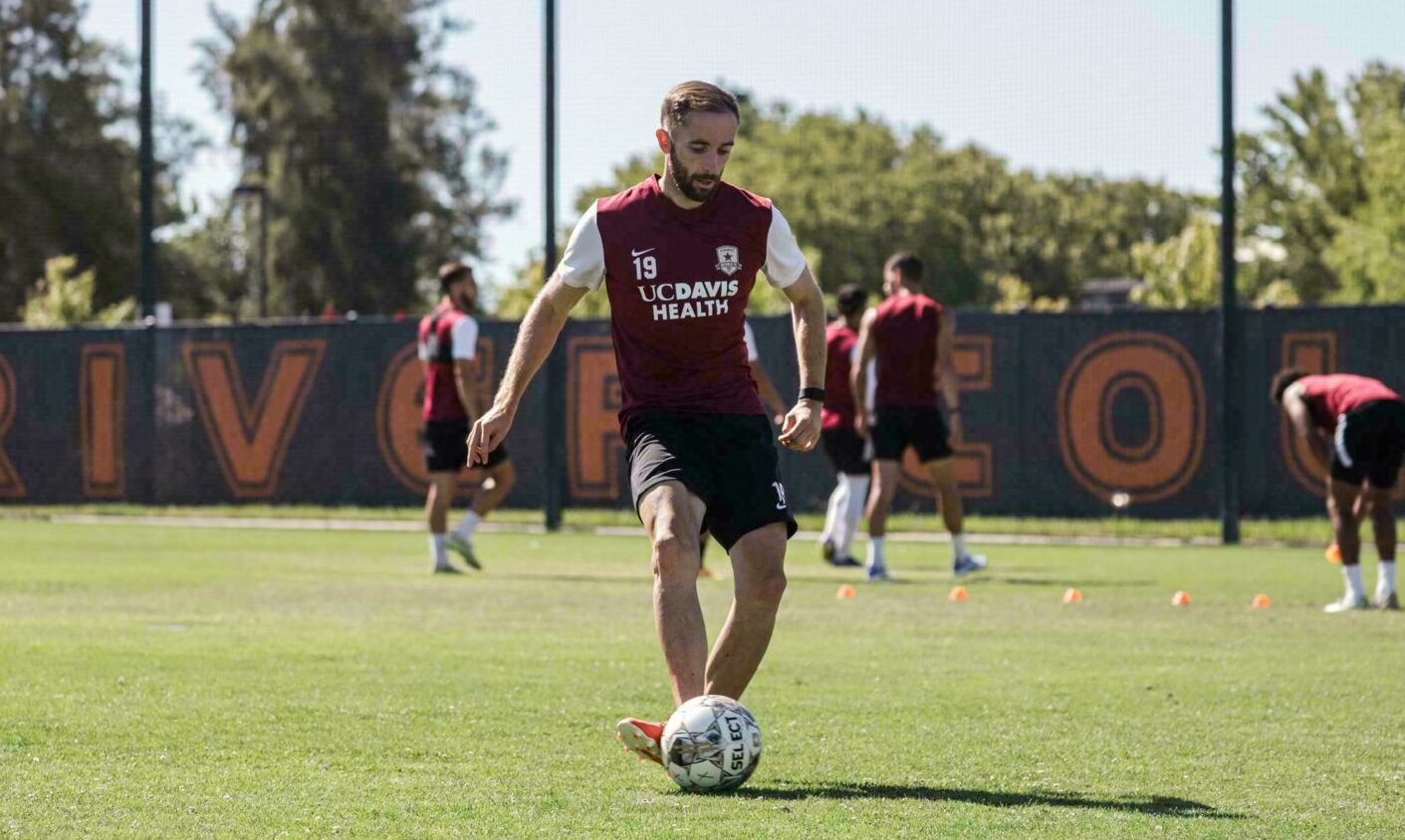 Ex-Caley Thistle star Nick Ross targets medals after USL switch