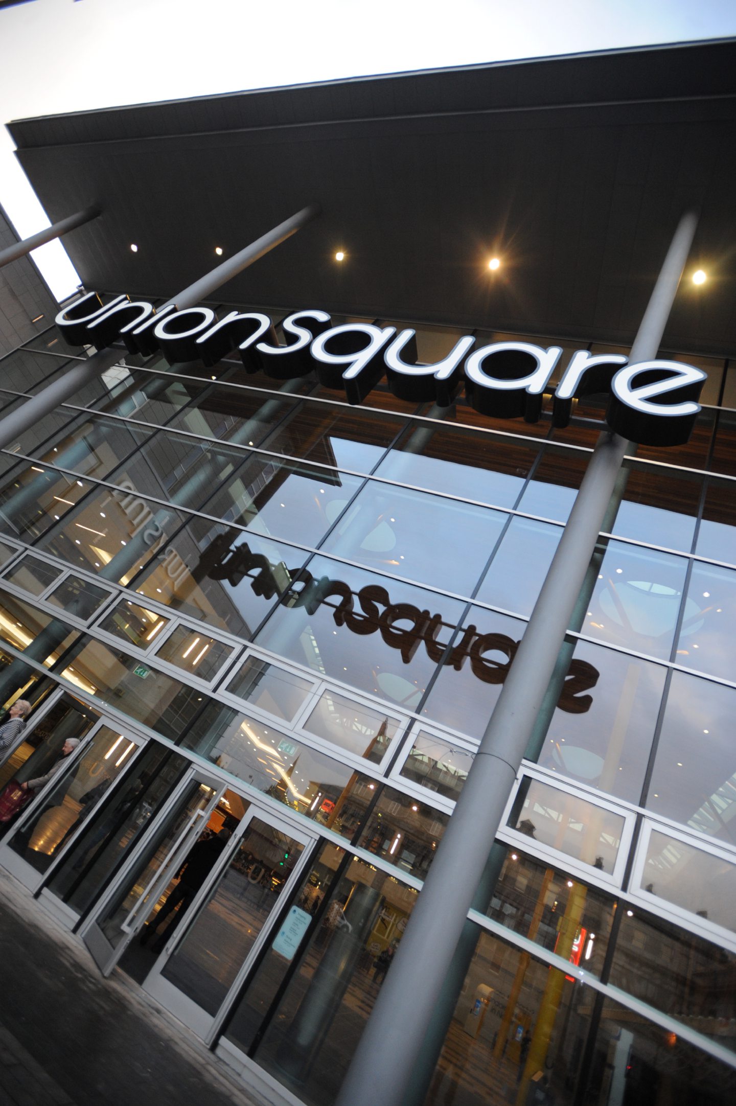 20-year-old dies in Aberdeen's Union Square