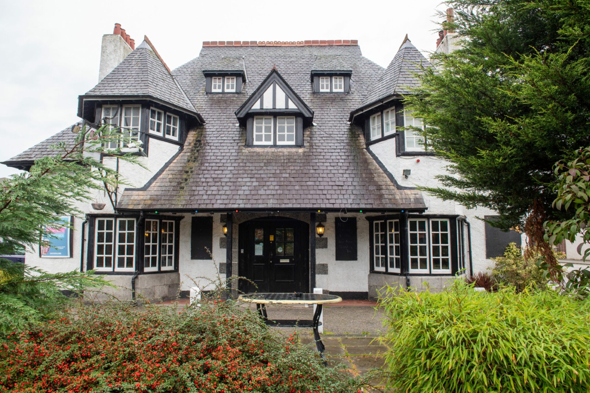 Elrick's Broadstraik Inn reopens with cheaper pints