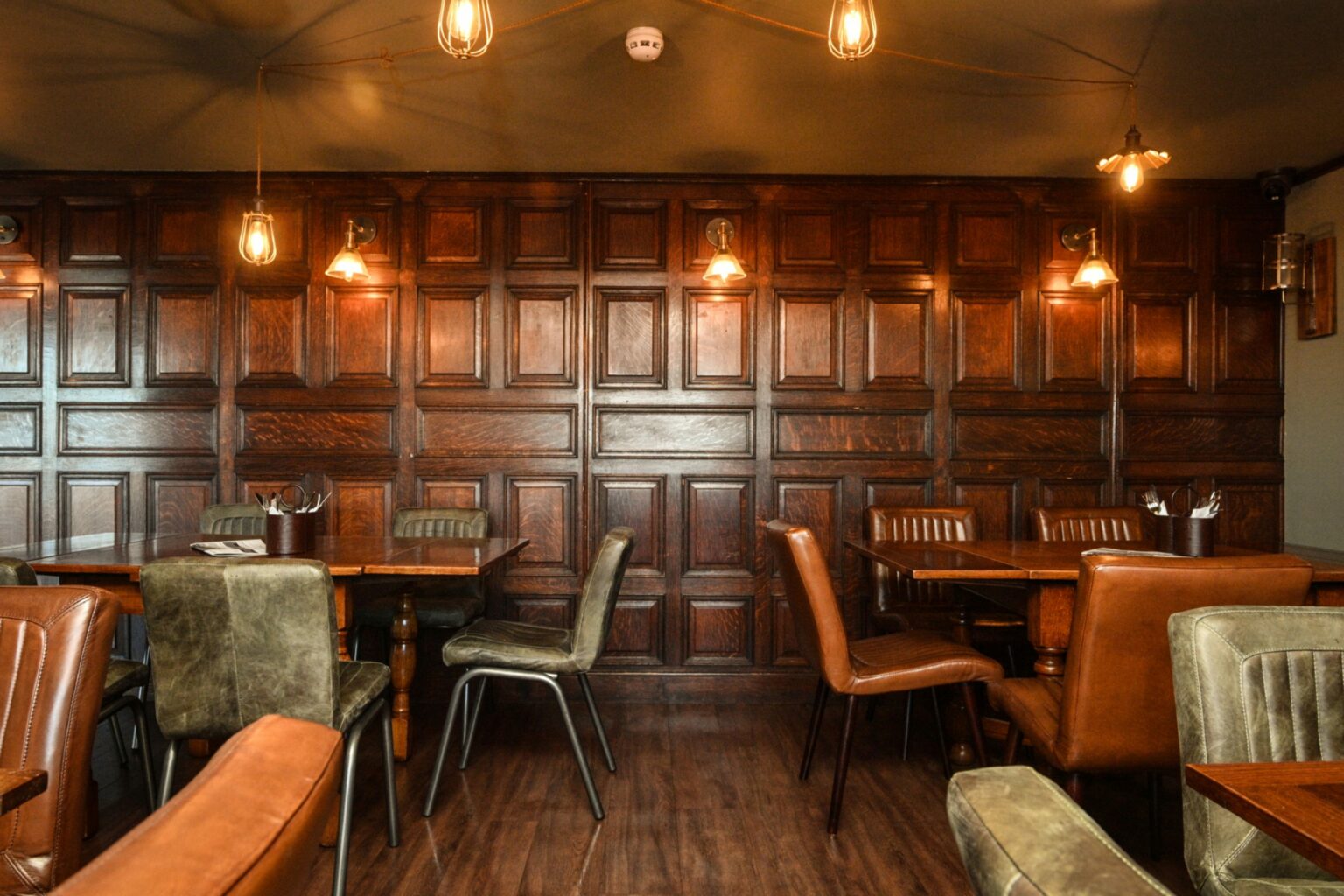 Restaurant review: Bootleggers Bar and Grill's top food and views