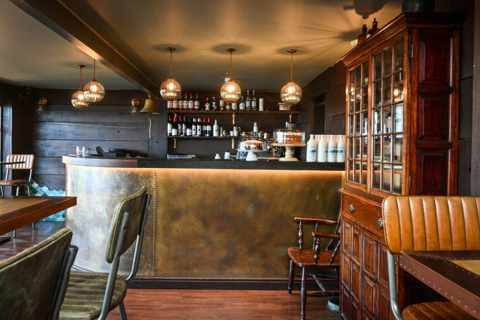 Restaurant review: Bootleggers Bar and Grill's top food and views