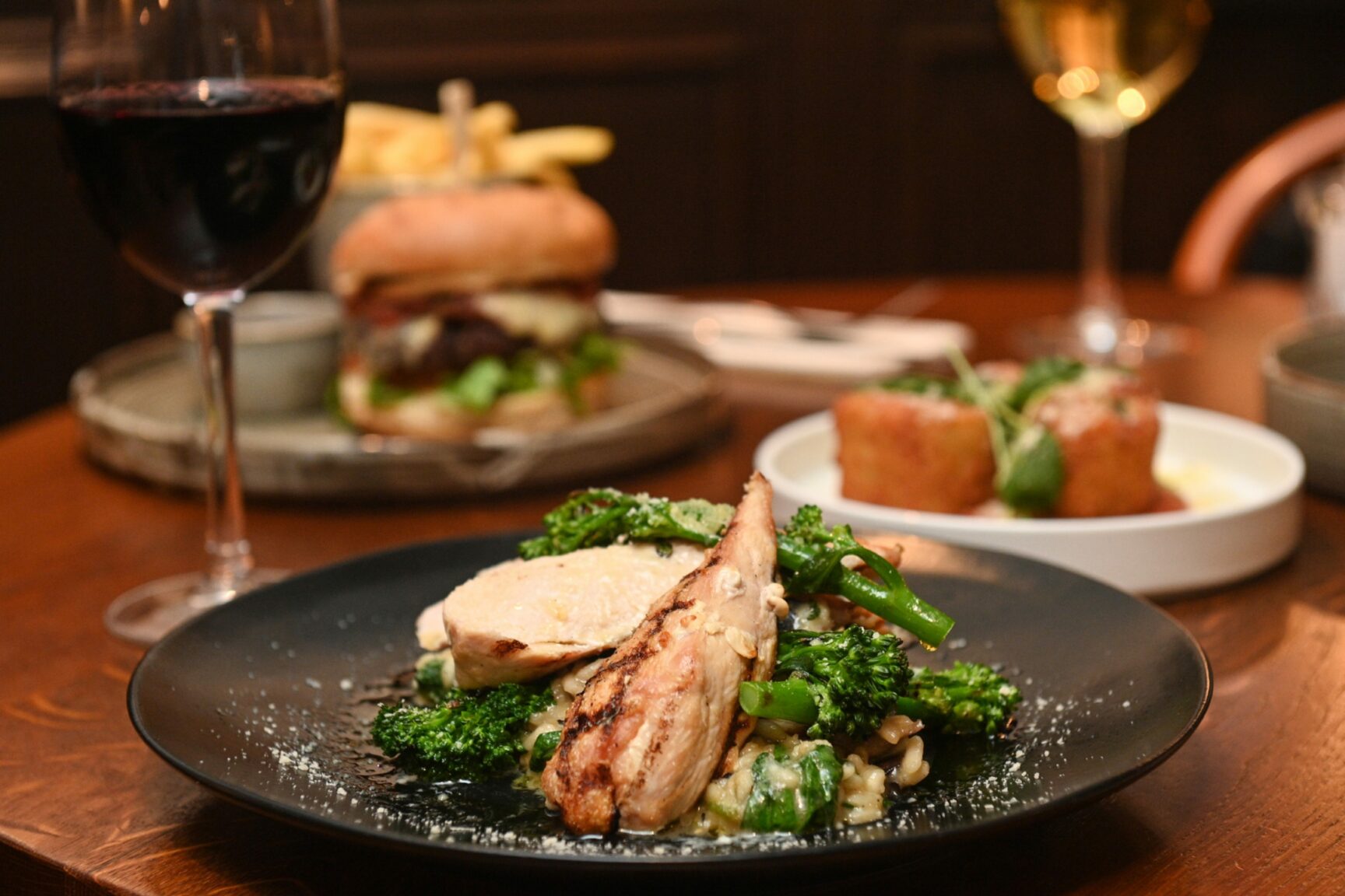 7 places to visit in Elgin for a tasty lunch
