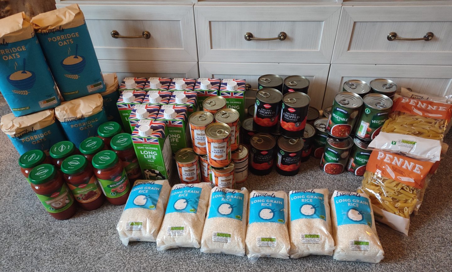 Strathburn Primary pupils spend gift cash on foodbank donation