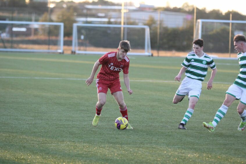 Aberdeen boss hopes teen star Lewis Pirie ignoreslure of English top flight