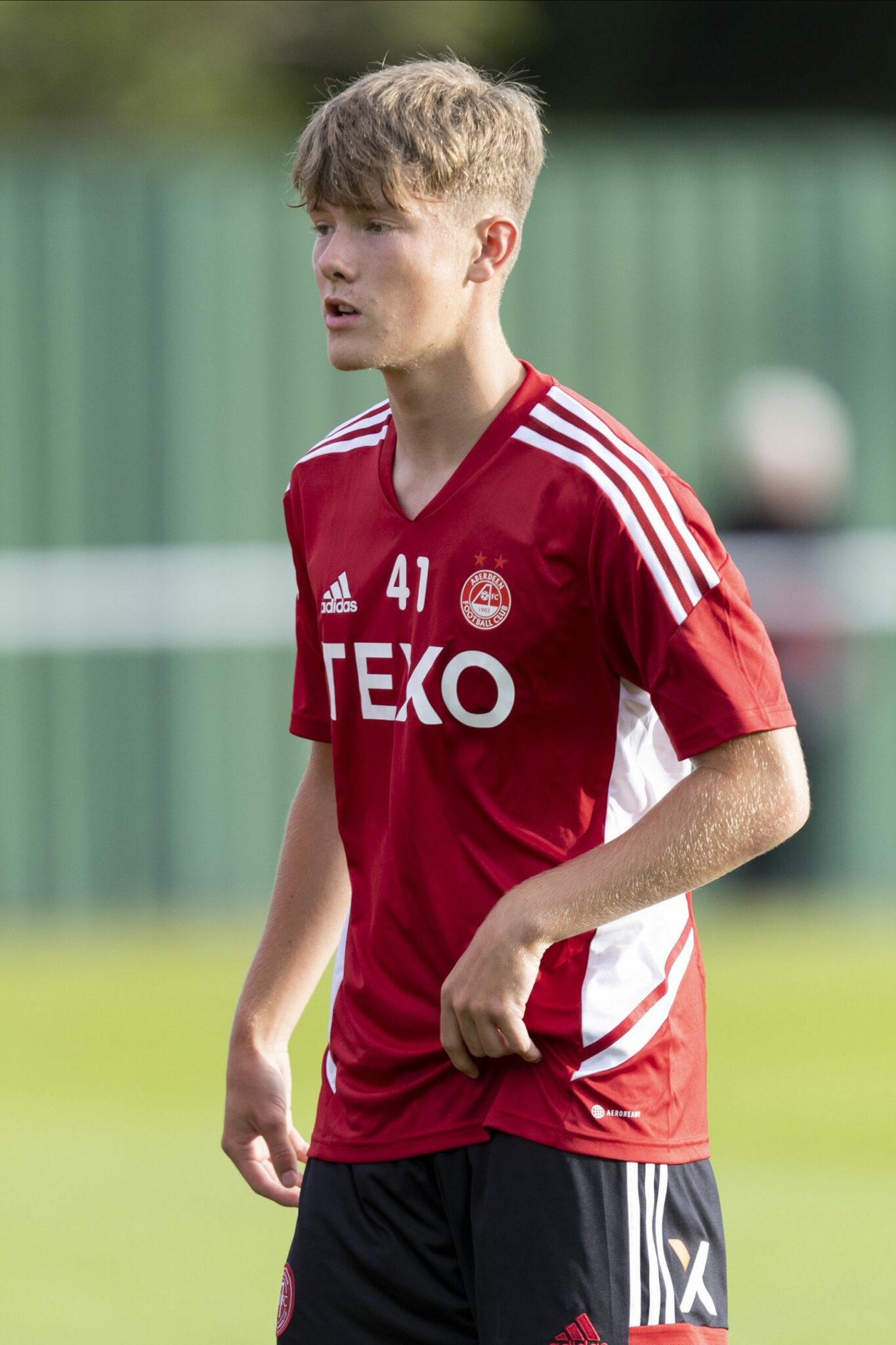 Aberdeen boss hopes teen star Lewis Pirie ignoreslure of English top flight