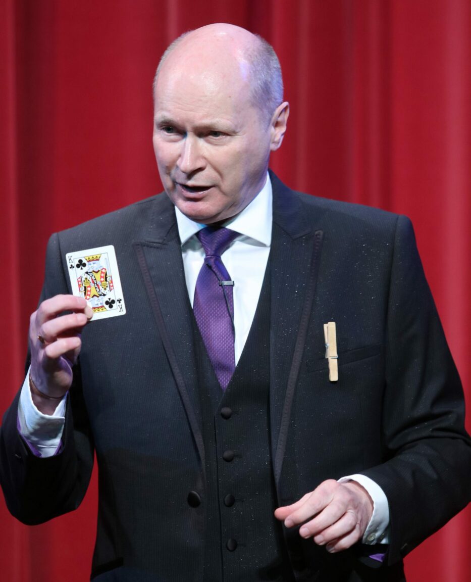 Prepare to be amazed: Magician turns Christmas gift into a career