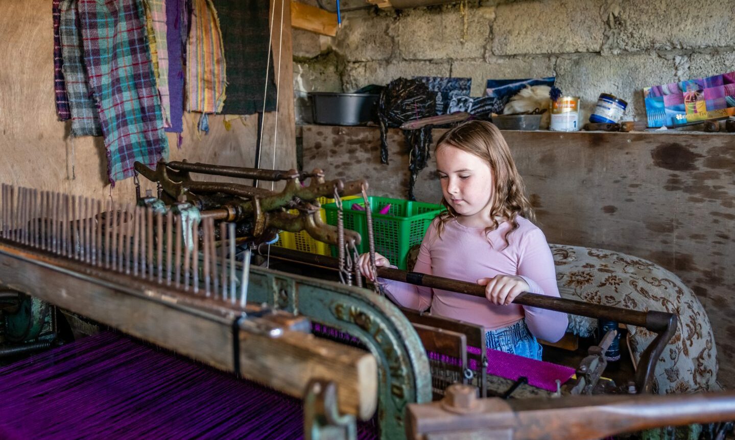 Nine-year-old produces traditional her own Harris Tweed in BBC Alba show