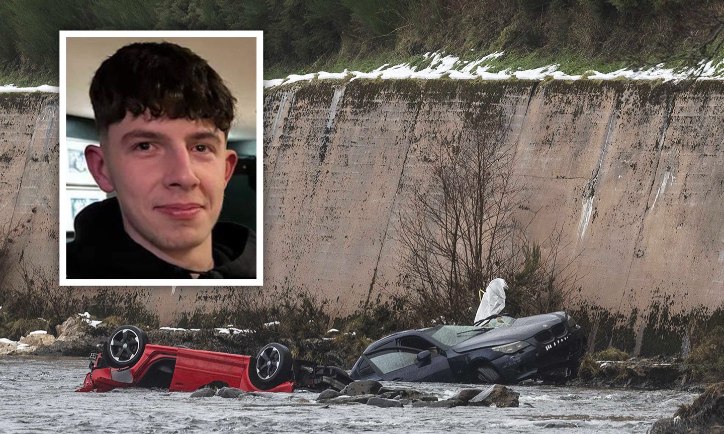 Cars unable to be recovered from River Dee after crash near Aboyne