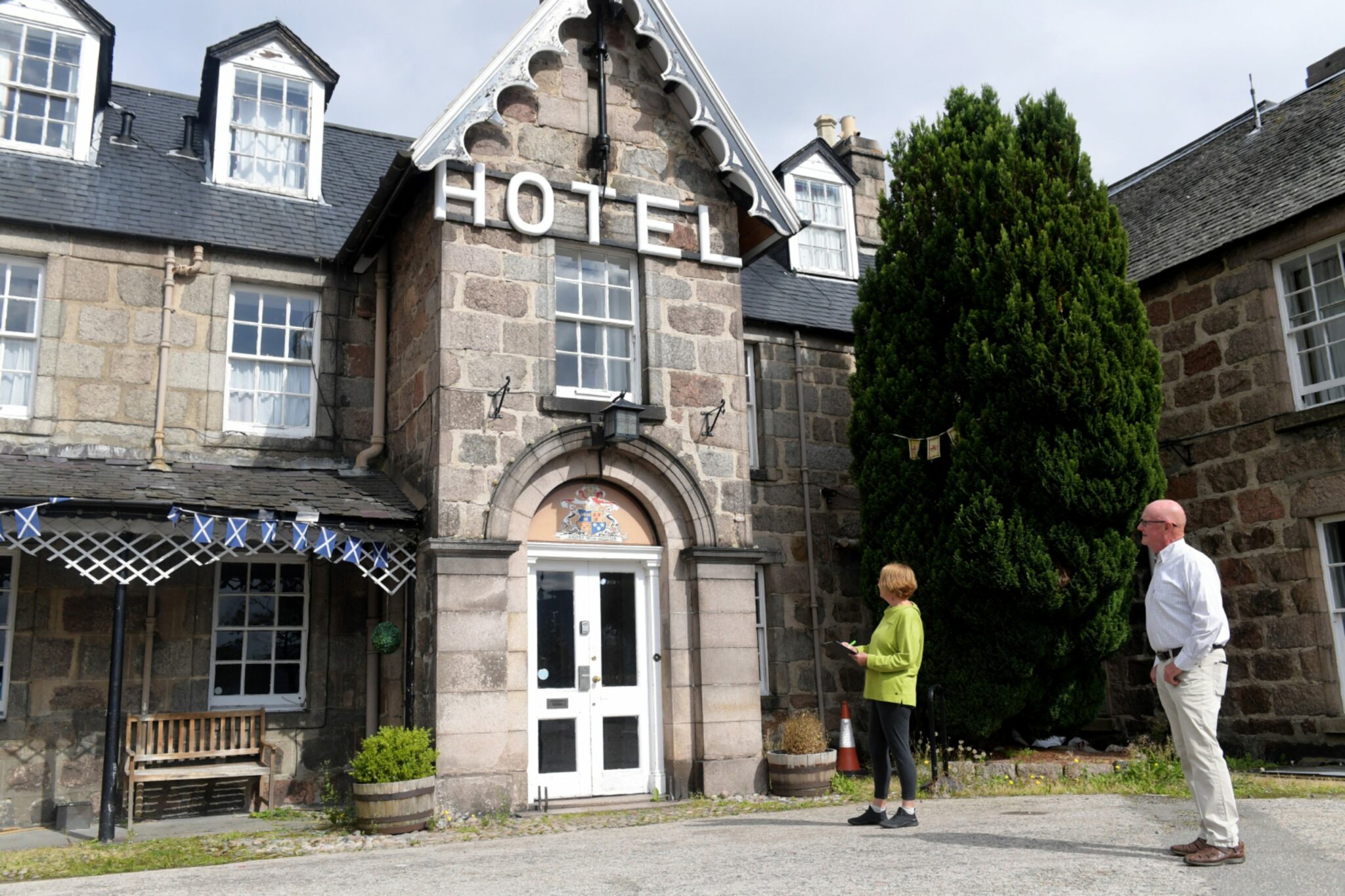Aboyne campaigners in desperate battle to save Huntly Arms Hotel