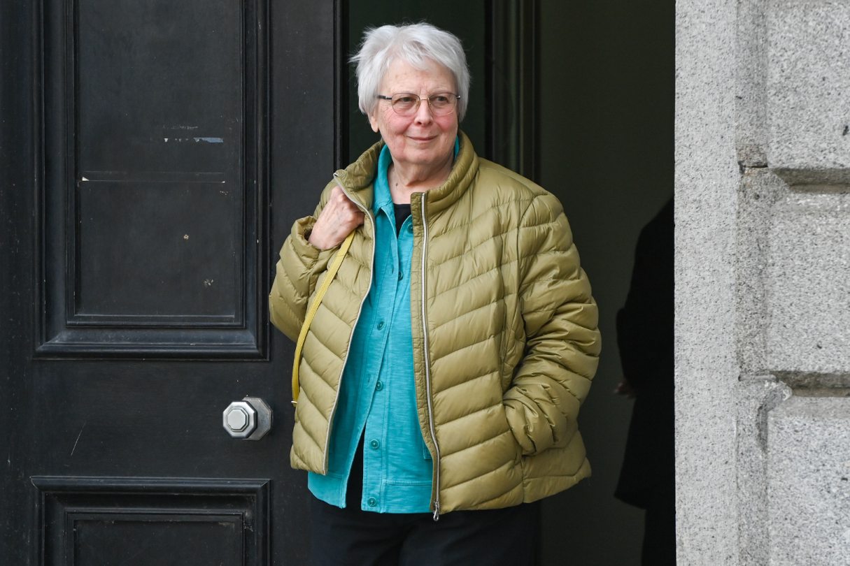 Brenda Page jury sees blood-stained sheets as murder scene described