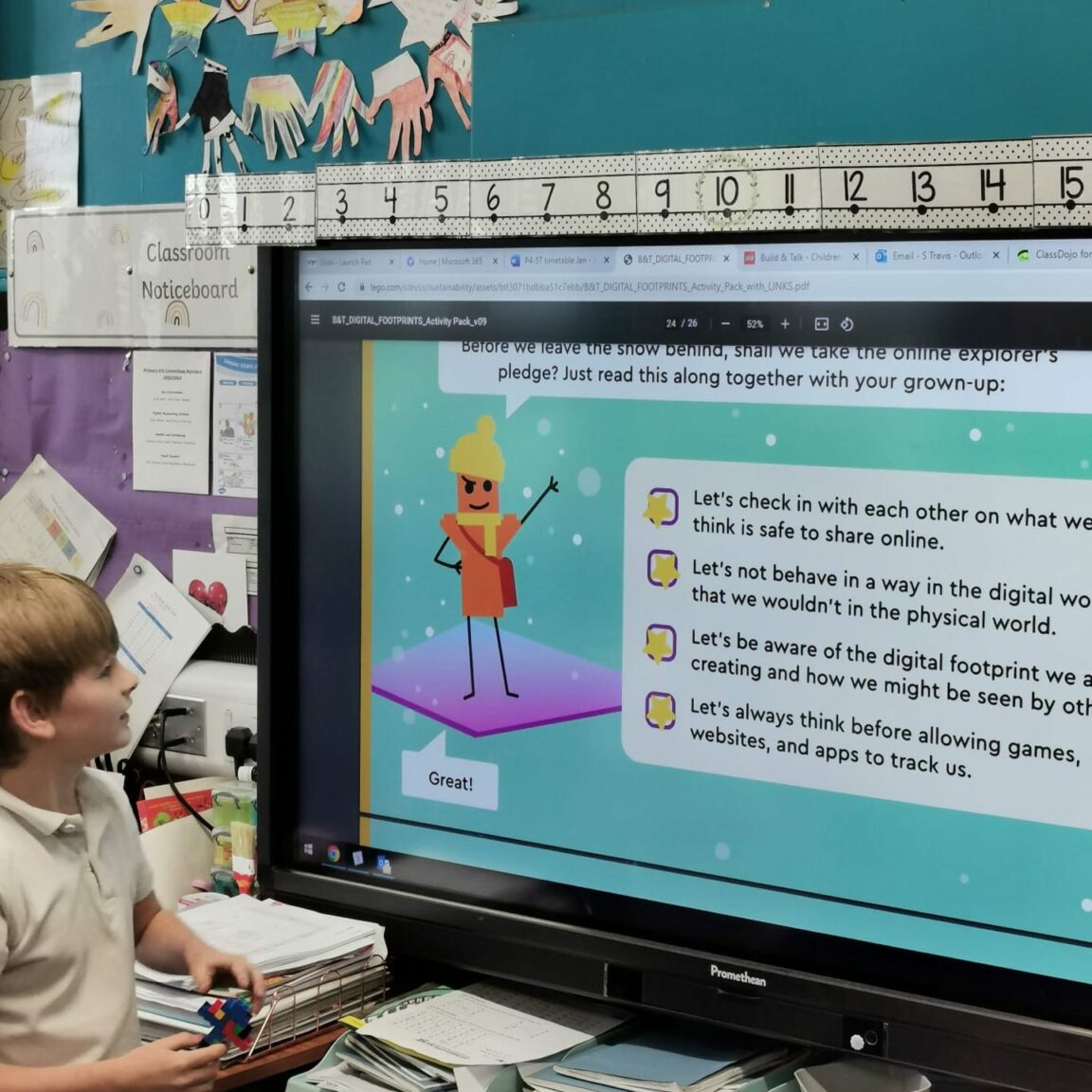 Seafield Primary School celebrates digital schools award