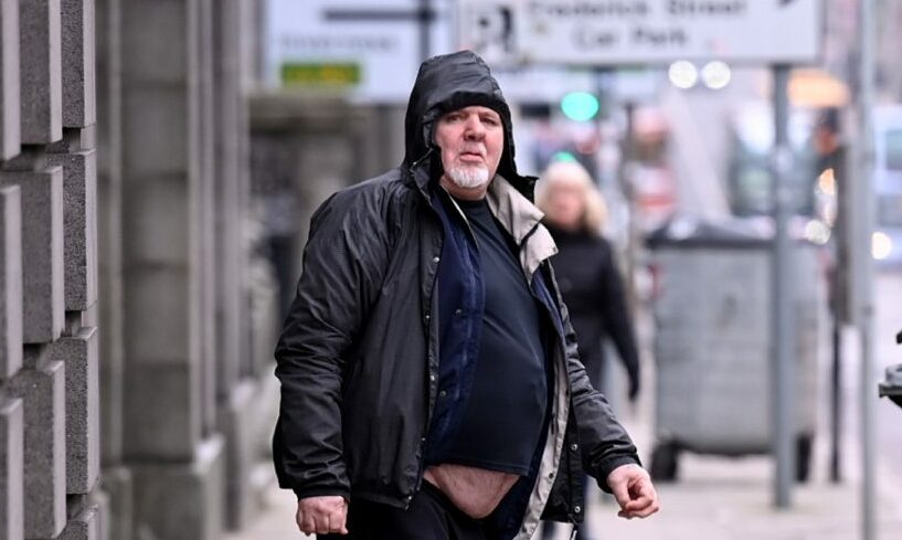 Teen girls 'scared and uncomfortable' after flasher exposed himself