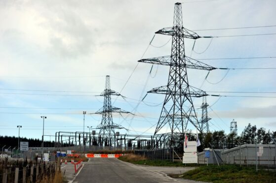 Experts warn SSEN pylon plans threatens Mearns farming