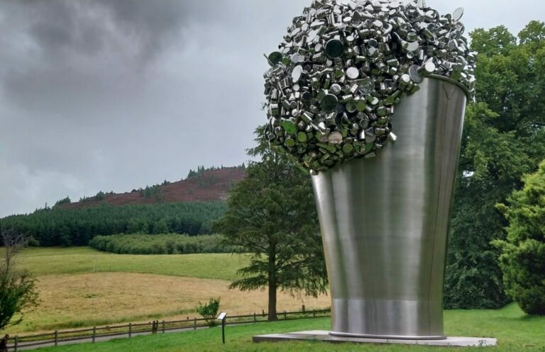New Braemar bucket sculpture divides opinion in village