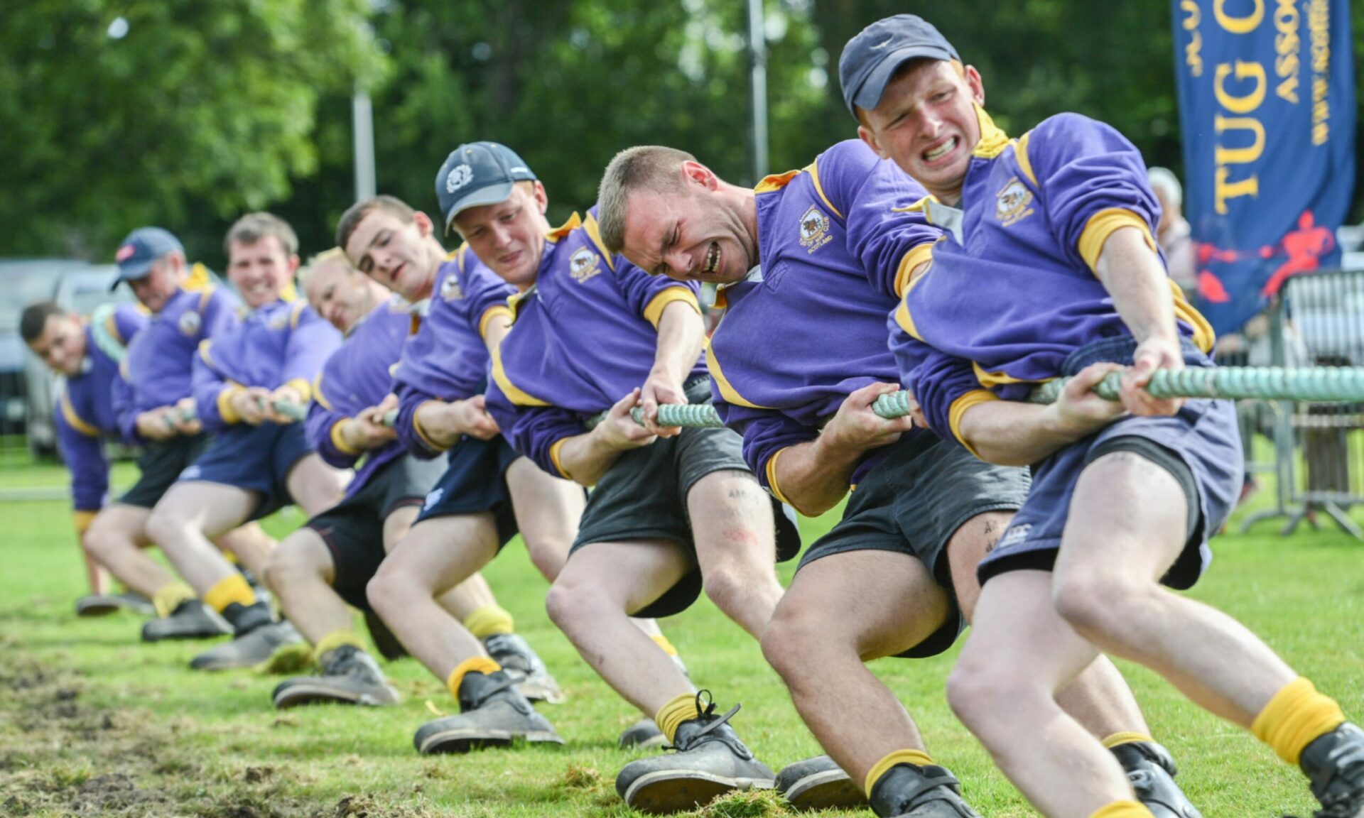 Gallery: Elgin pulls in the visitors to tug o’ war competition