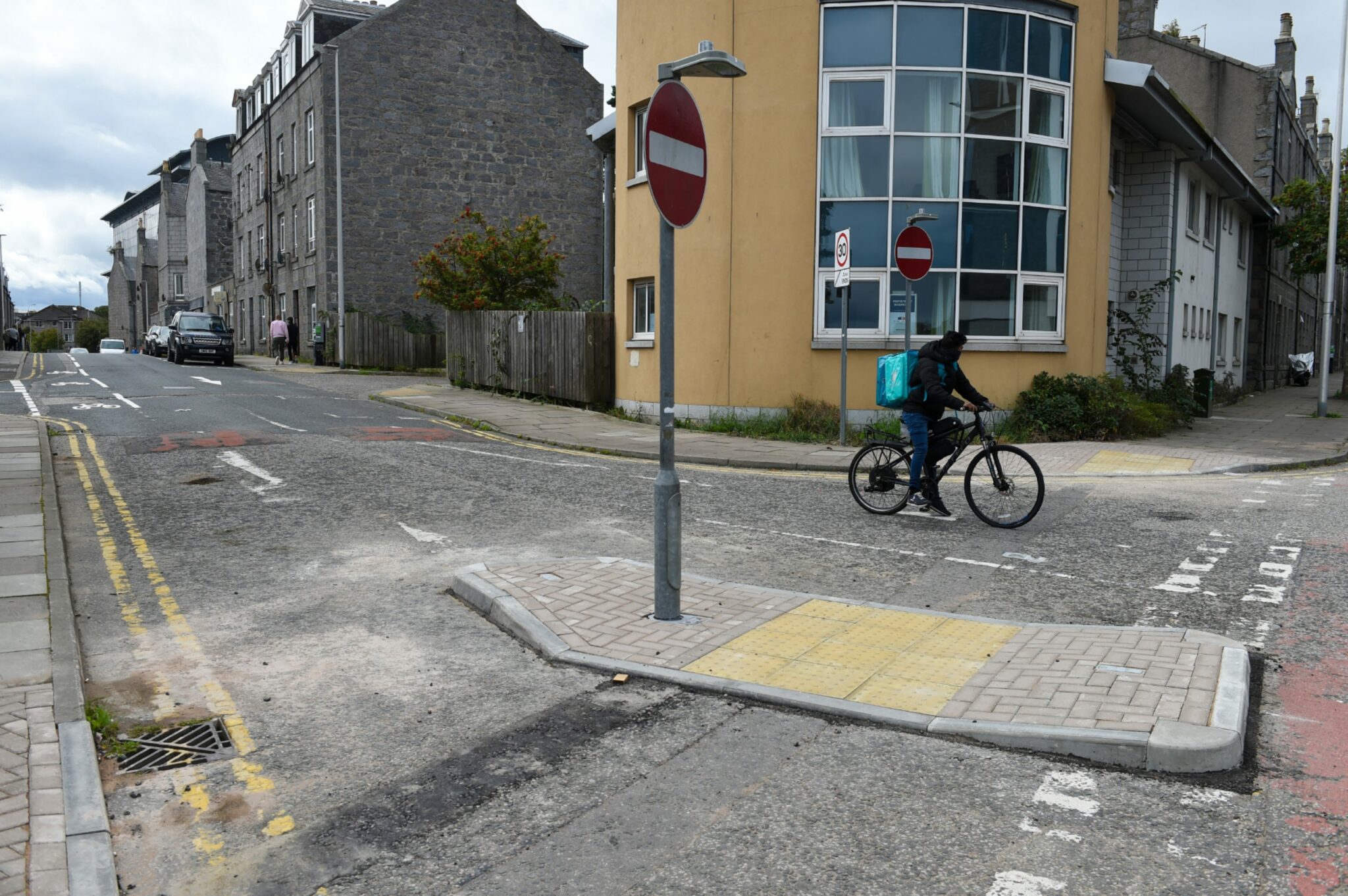 New Hardgate bike lane markings cause confusion in city centre