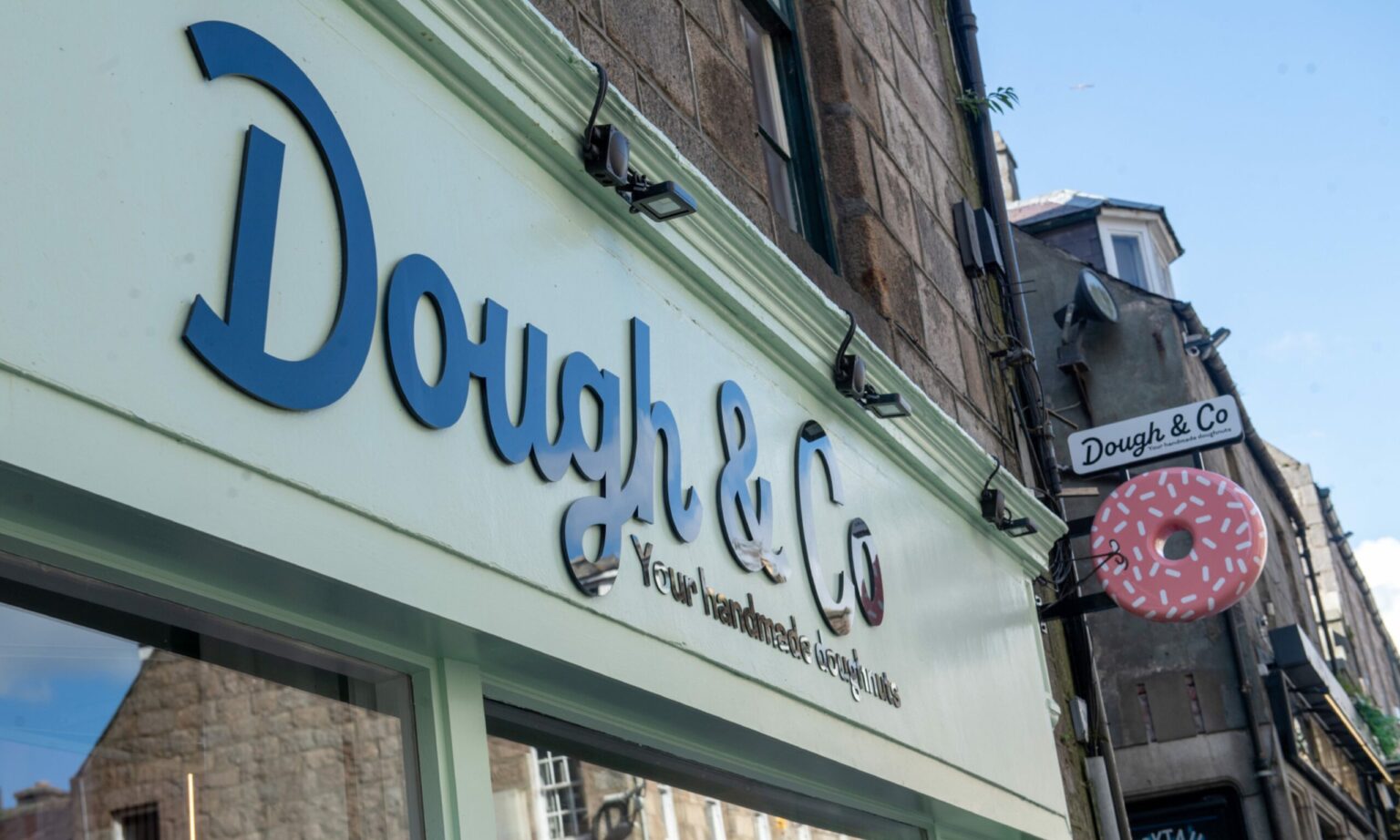 Why have so many shops in Aberdeen shut in January?