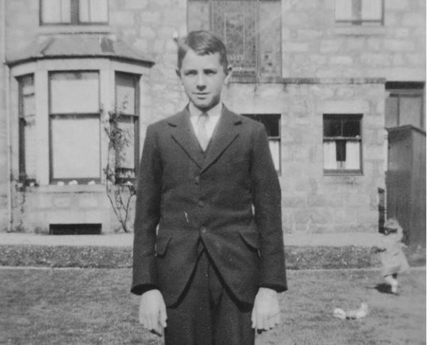 Aberdeen Grammar School marks 100 years of Lord Byron statue