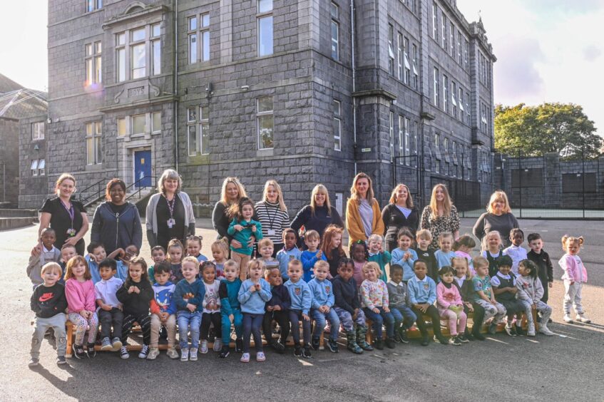 Last ever class photos as Walker Road School closes for good