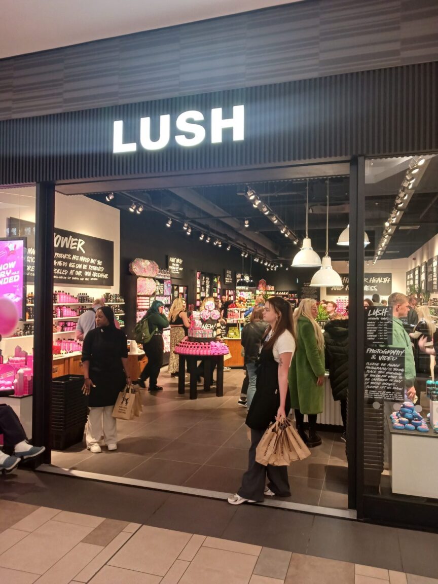 About 100 excited Lush fans gather in Aberdeen to celebrate move