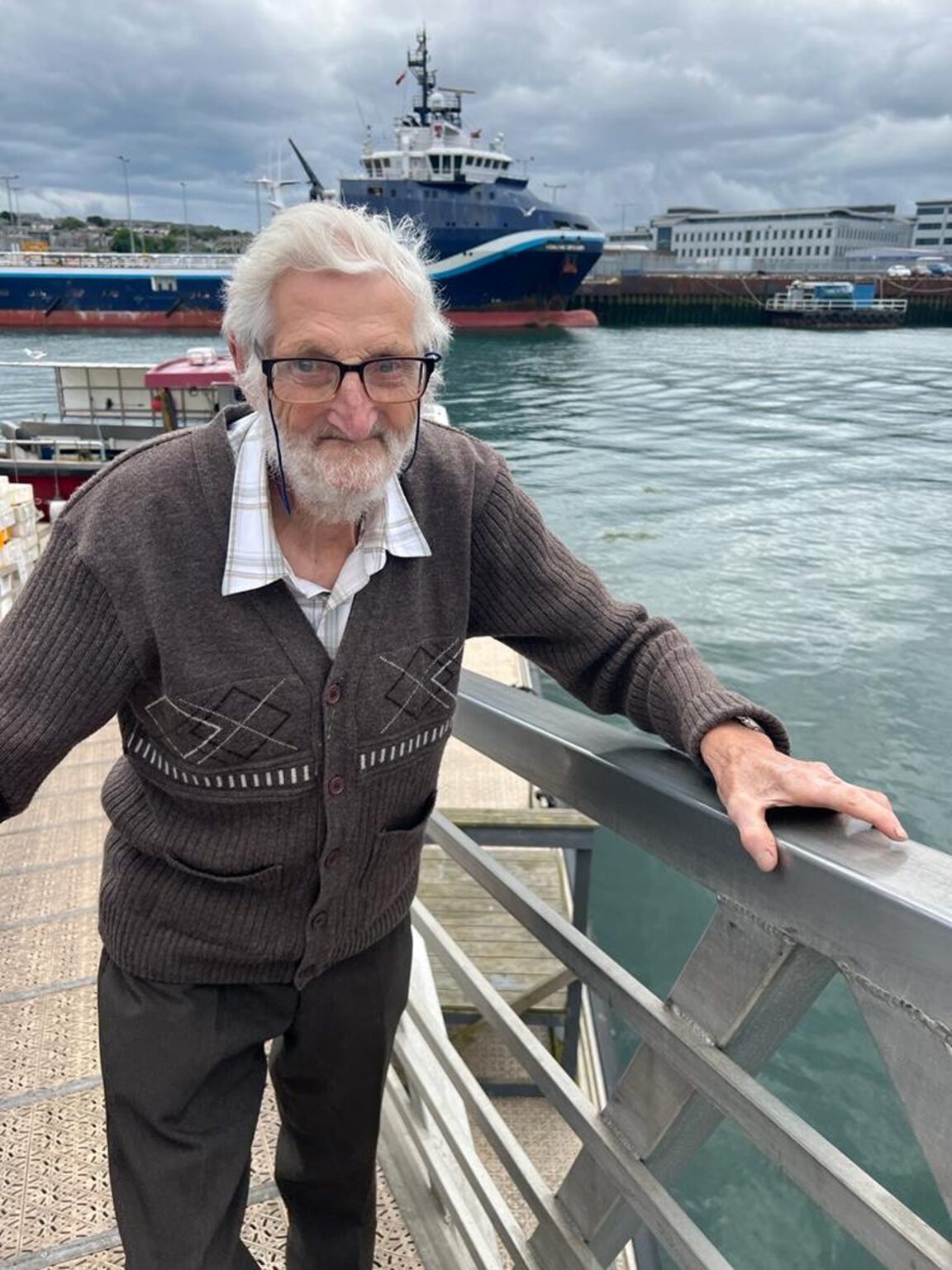Nautical tributes for Aberdeen trawlerman Johnny Winton