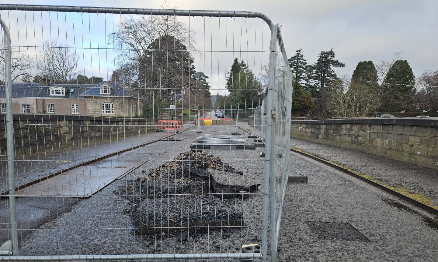 Aboyne Bridge 'unsafe' for vehicles following lengthy assessment