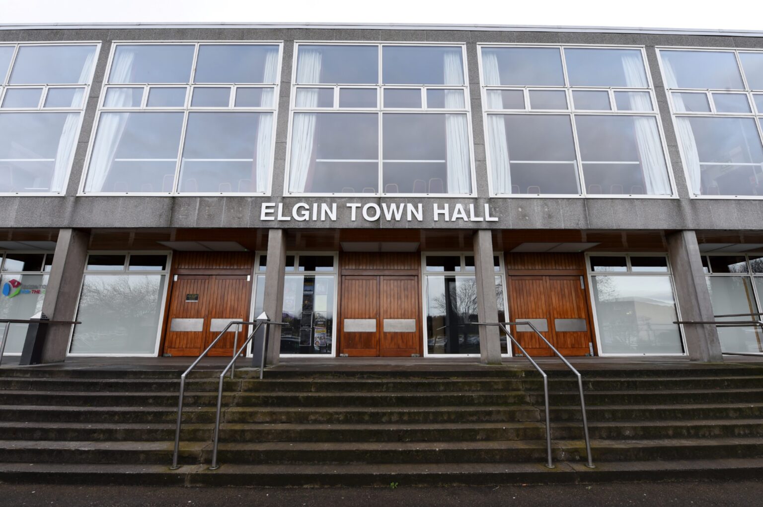 Calls to sell Elgin Community Centre as soon as possible