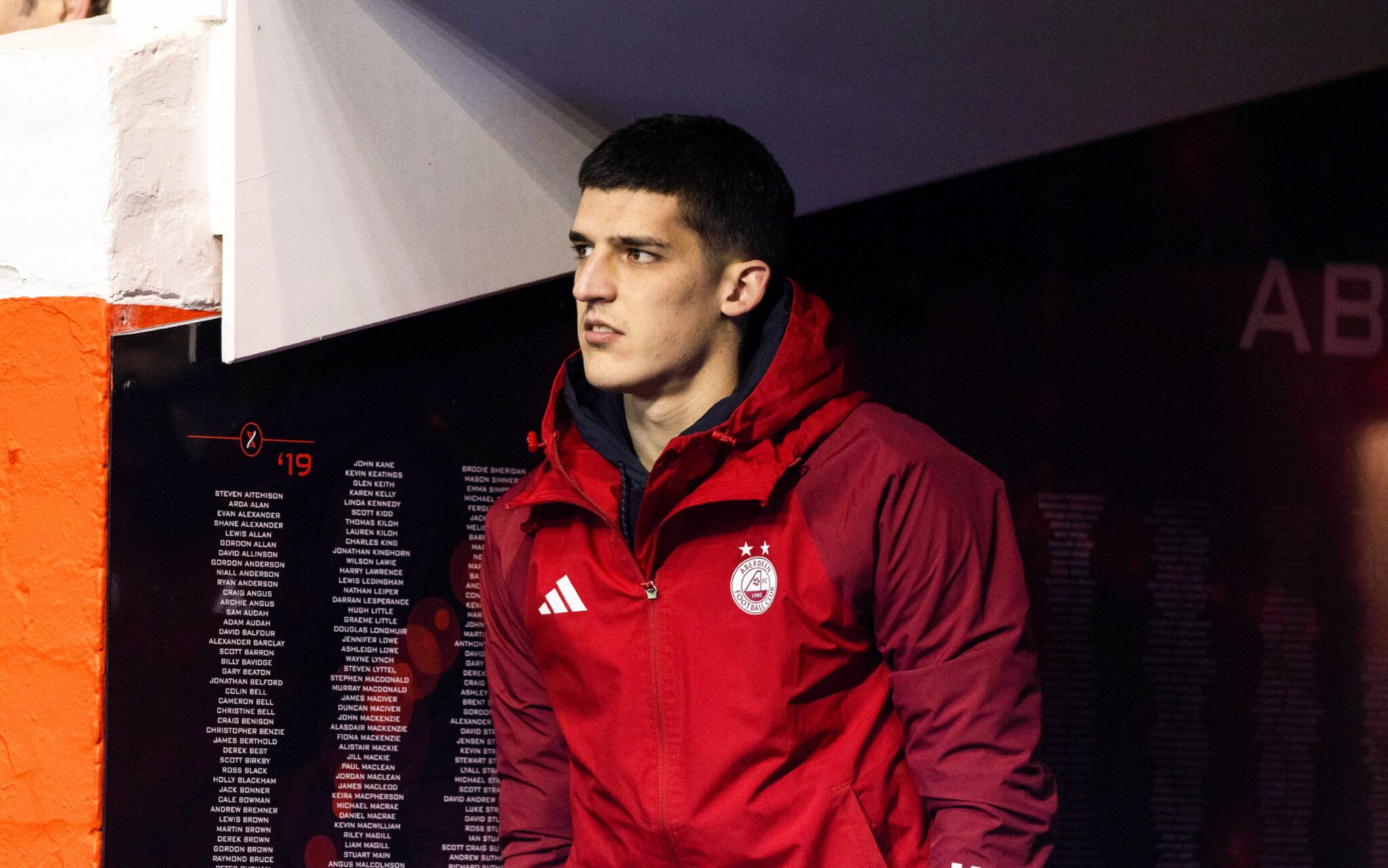 Aberdeen boss Warnock delivers Slobodan Rubezic injury update