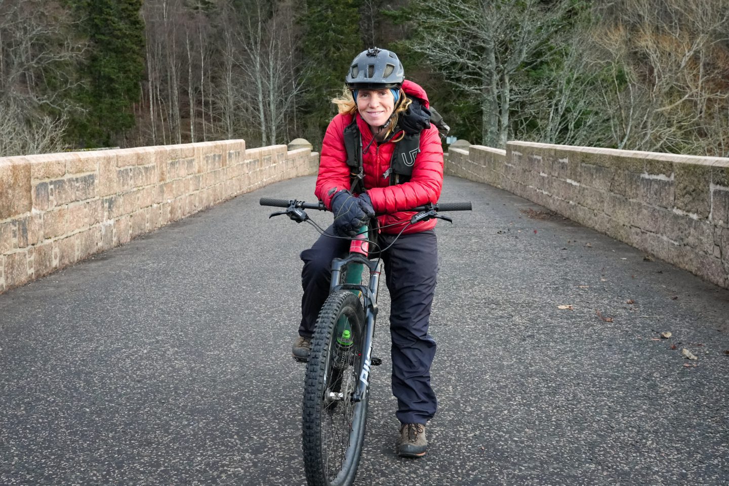 Lee Craigie gets award from Fort William Mountain Festival