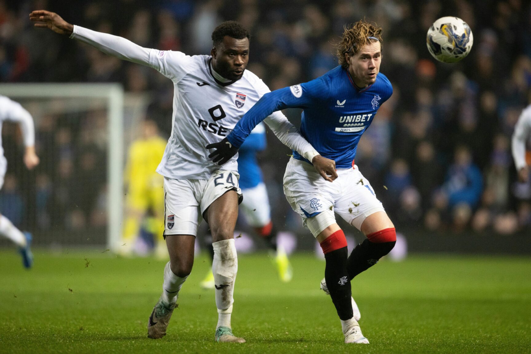 Michee Efete to remain at Ross County after agreeing new deal