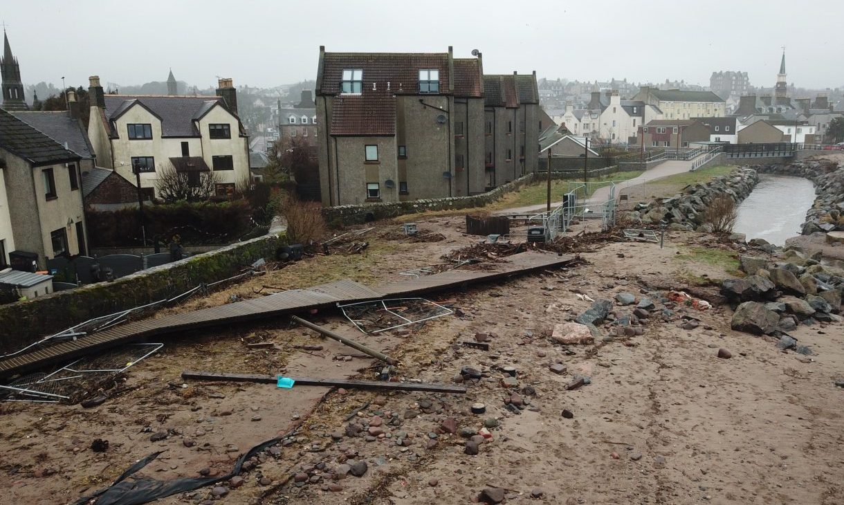 Stonehaven: Clean-up mission taking place following high tides