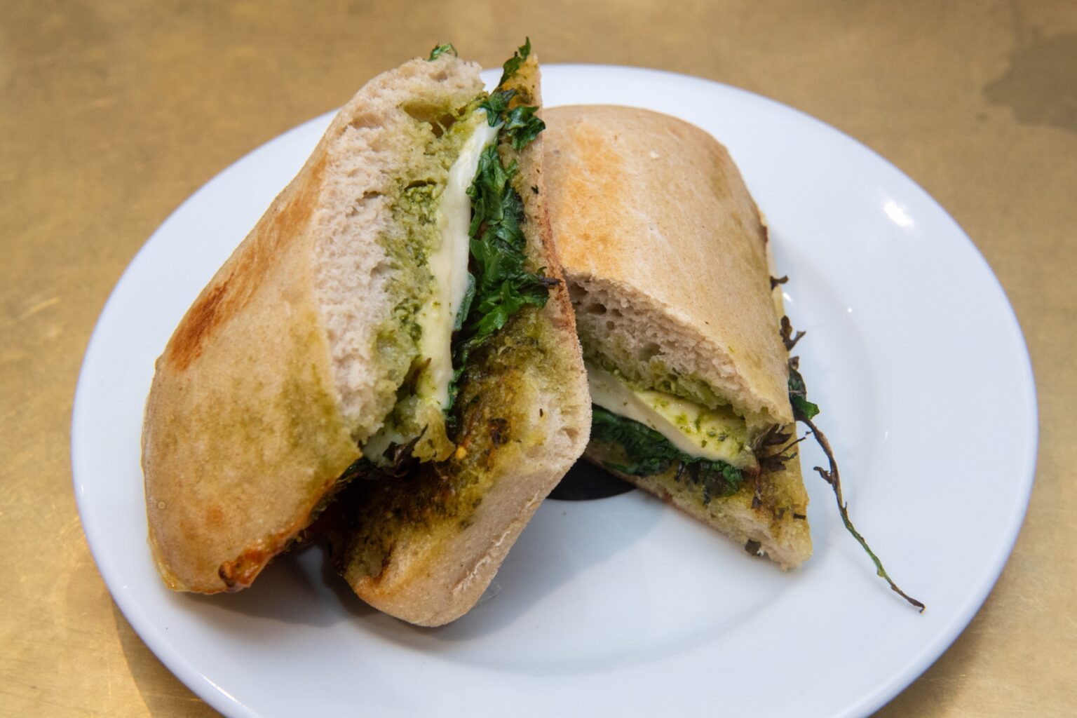 Red Robin Records, Aberdeen: Our review of the coffee and food