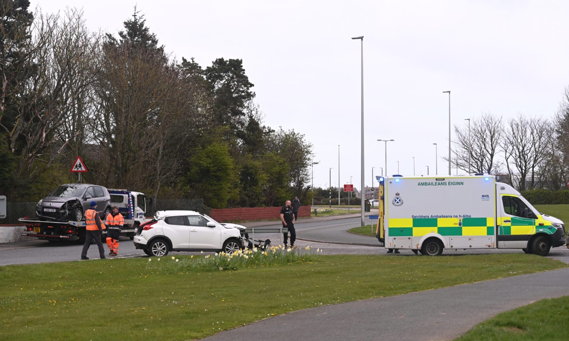Emergency services called to two car crash in Peterhead
