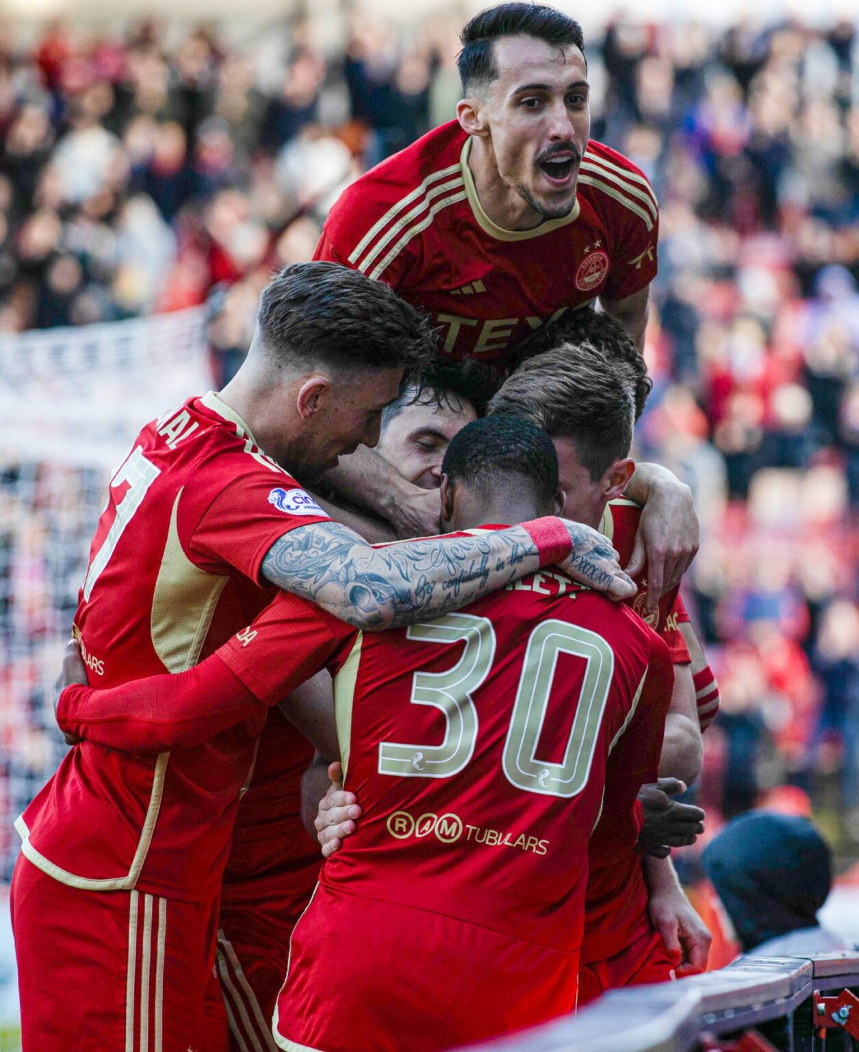 Interim boss Peter Leven says back four is best setup for Aberdeen