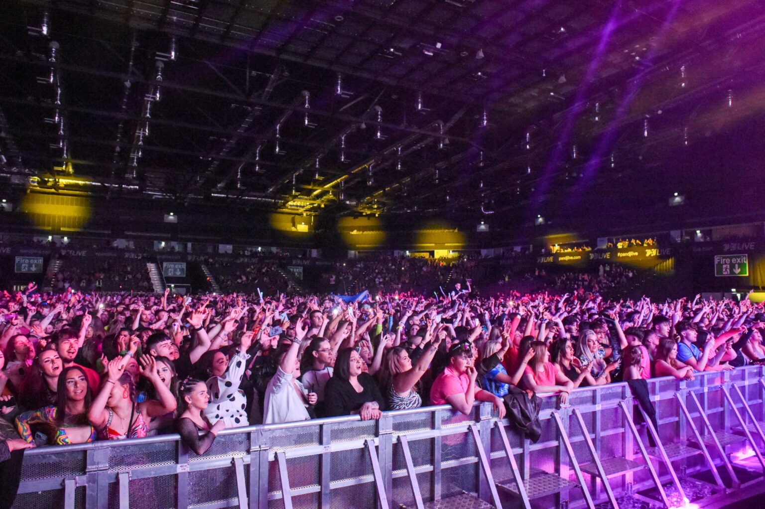 GALLERY: Clubland Arena Tour brings 90s and 00s to Aberdeen