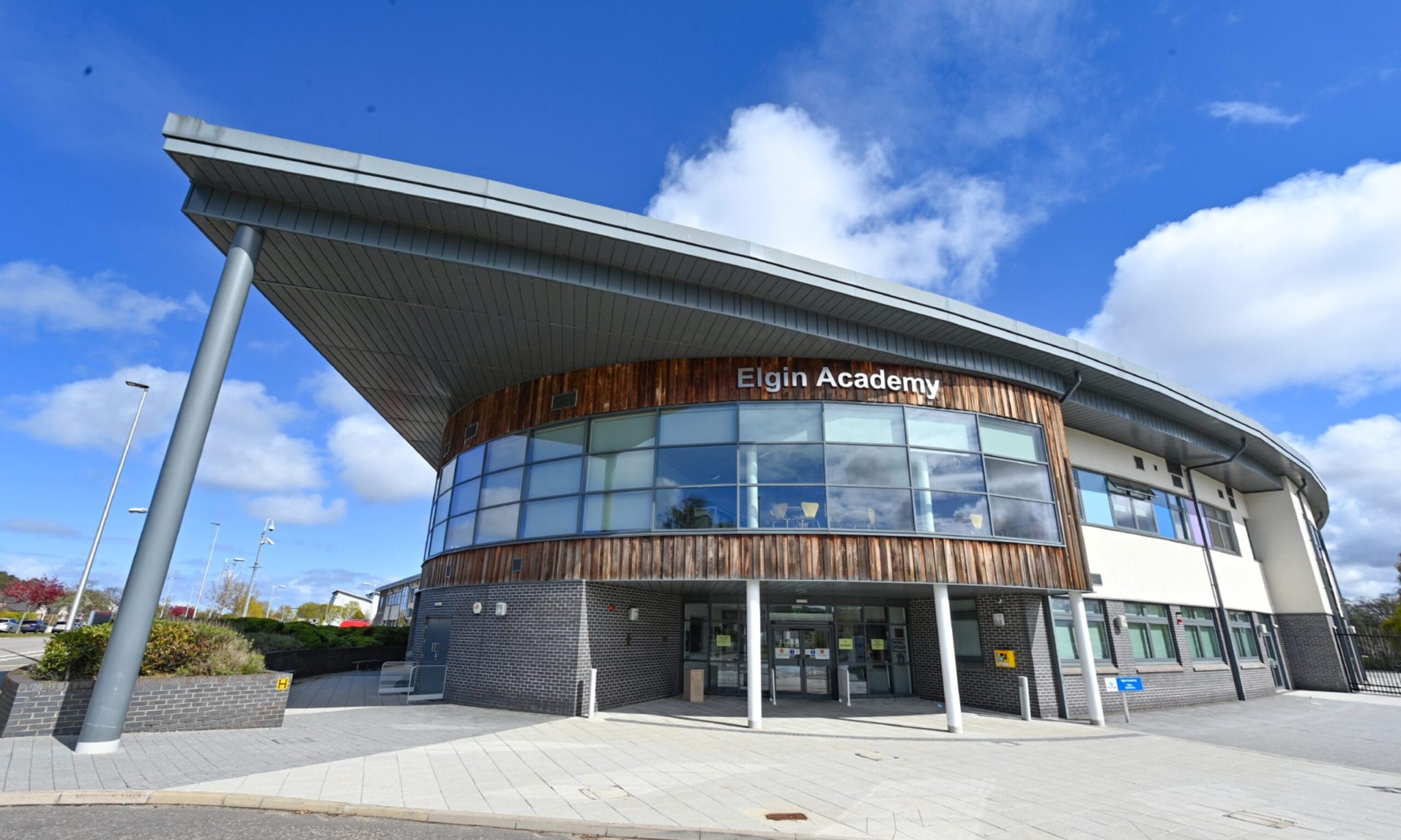 'Insufficient progress' made at Elgin Academy after inspection