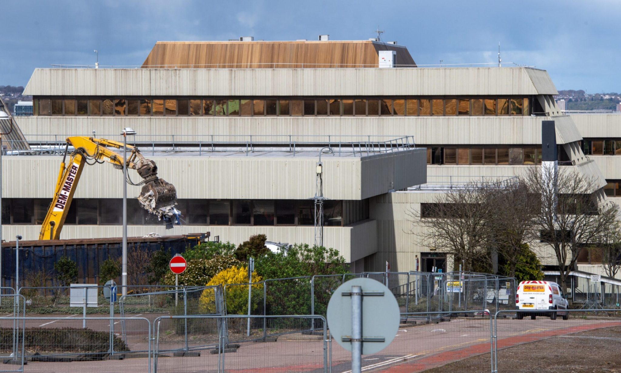 Aberdeen Shell memories as energy landmark is demolished