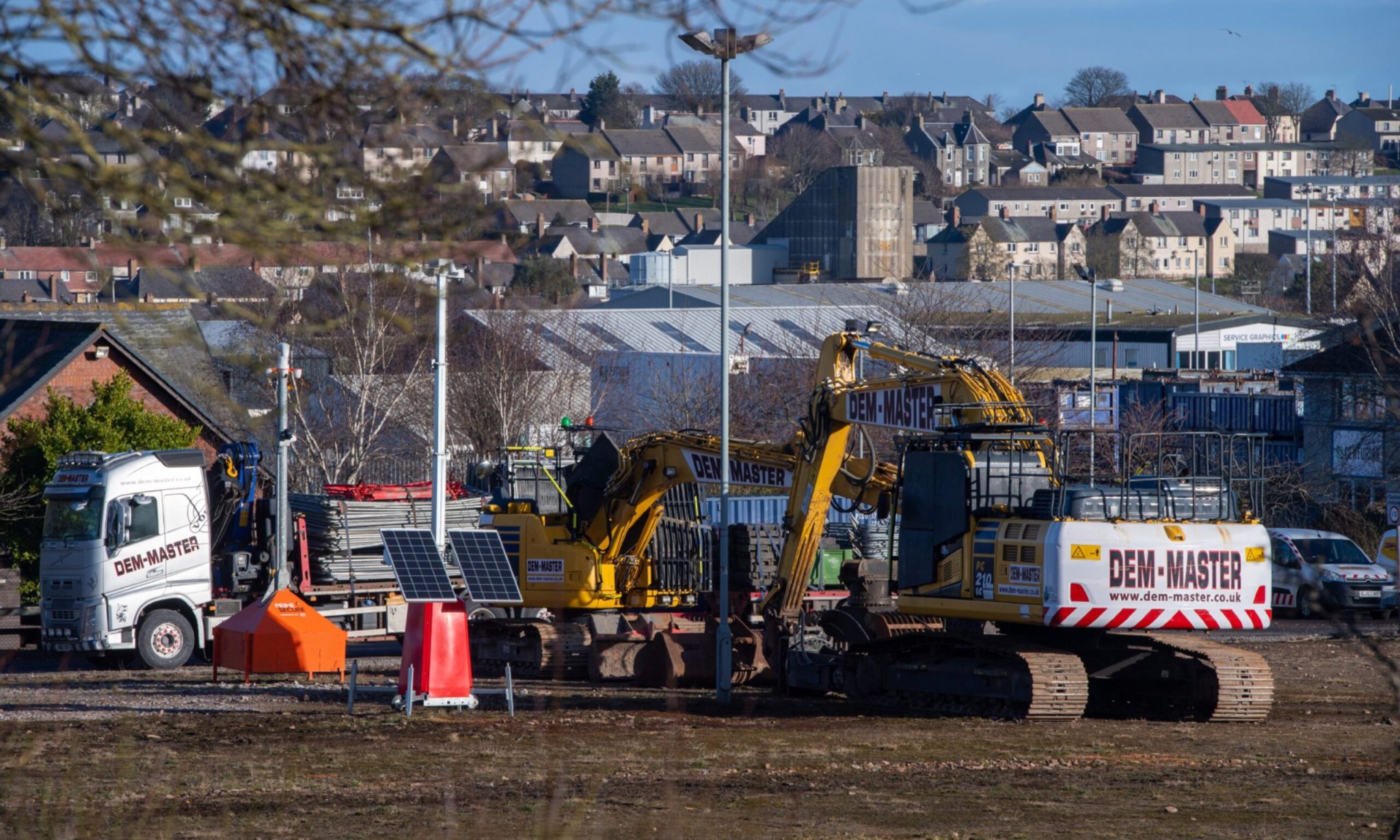 Shell HQ demolition: Images show diggers tearing down landmark